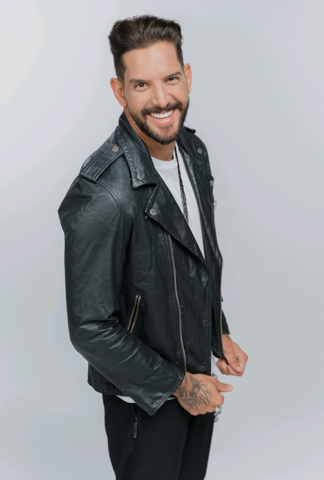Felipe Pezzoni lidera collabs da Banda EVA com artistas da nova geração ...
